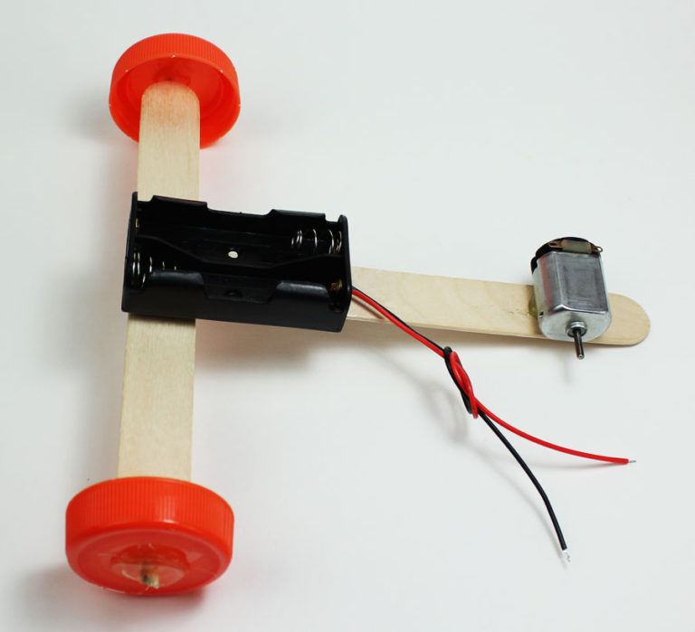 Super Simple STEM Battery Car | Makerspace Project Tutorial