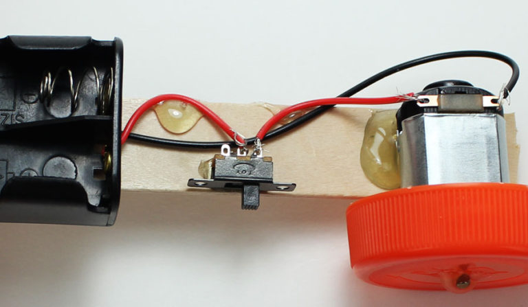 Super Simple STEM Battery Car | Makerspace Project Tutorial