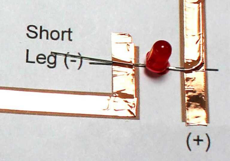 Make Christmas Light Up Cards - 6 FREE Templates | Makerspaces.com